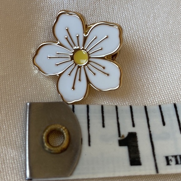 Burberry | Jewelry | New Genuine Burberry London Flower White Enamel ...